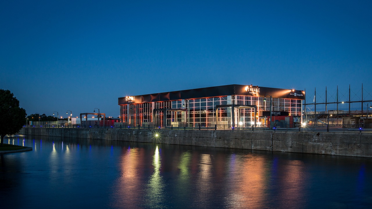 Théâtre musical mobile pour la tournée de Gregory Charles | Losberger De Boer