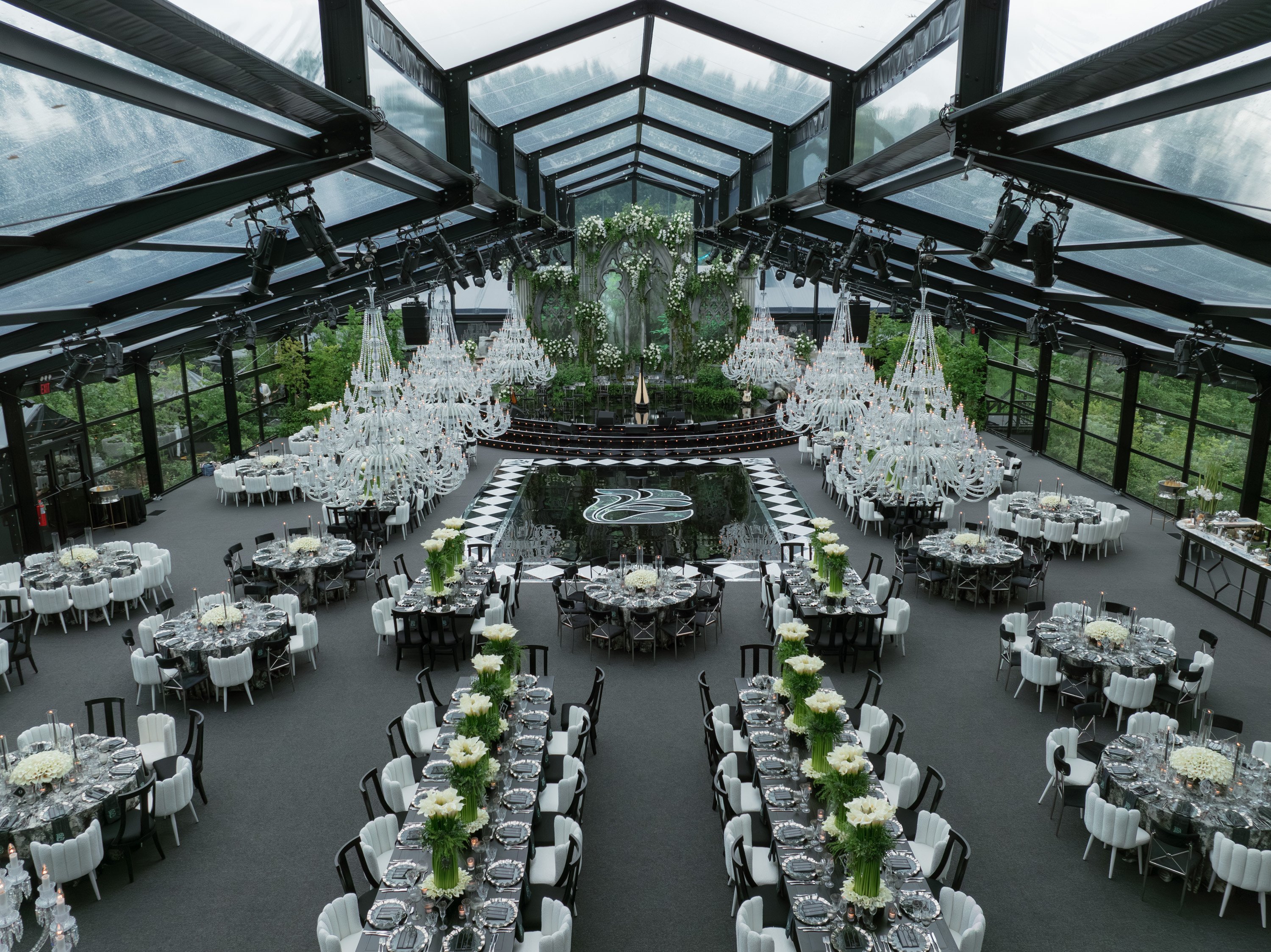 A crystal palace in the woods: Stamford Tent wins IAA Award with Woodland Wonderland | Losberger ...